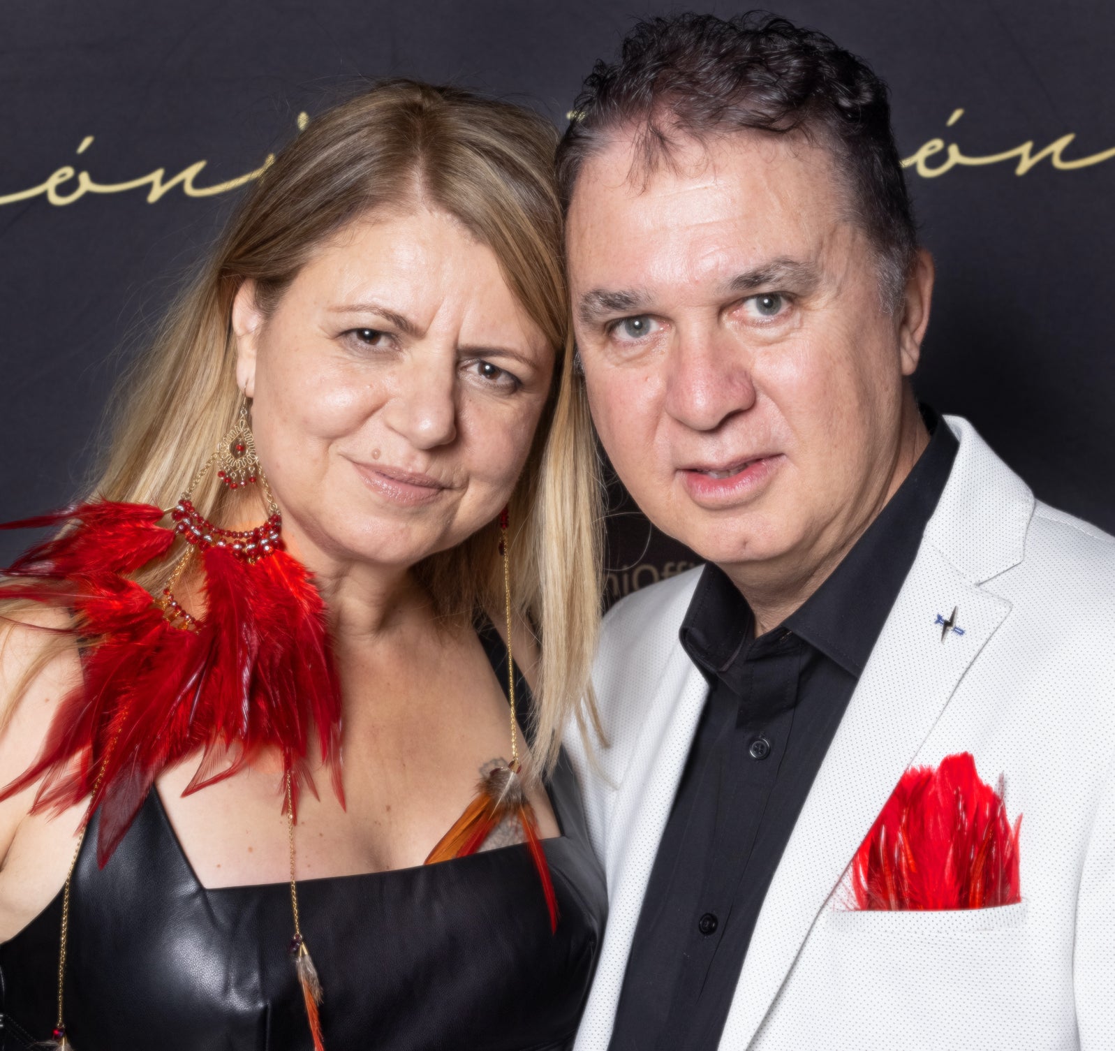 Pocket Feather & Earrings Set - Scarlett – Pagoni